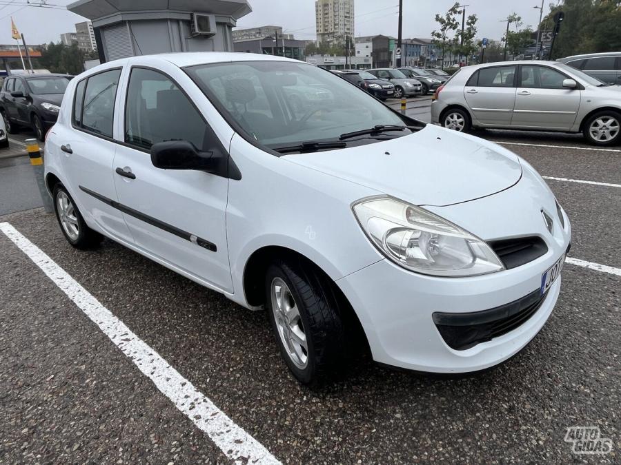 Balts Renault Clio 2006 Viļņa, ar dzinēja tilpumu 1.50 L un nobraukumu 240 tūkst. km par 1600 €, foto 4 vietnē AUTOMOTO.COM.LV