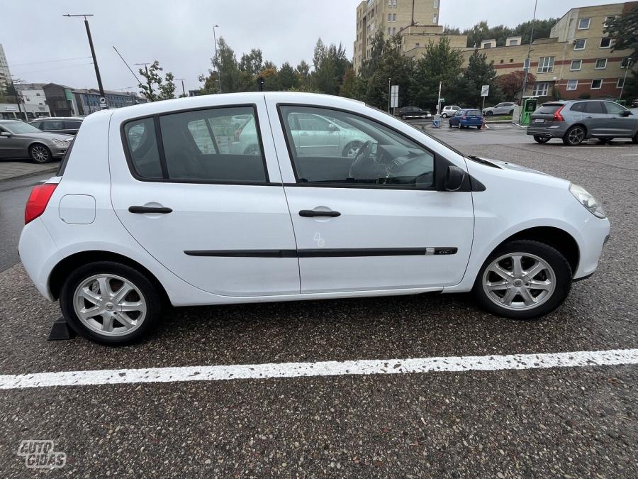 Balts Renault Clio 2006 Viļņa, ar dzinēja tilpumu 1.50 L un nobraukumu 240 tūkst. km par 1600 €, foto 5 vietnē AUTOMOTO.COM.LV