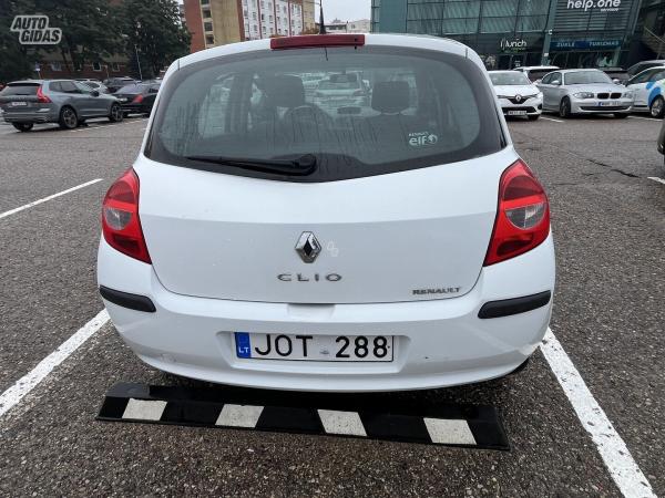 Balts Renault Clio 2006 Viļņa, ar dzinēja tilpumu 1.50 L un nobraukumu 240 tūkst. km par 1600 €, foto 7 vietnē AUTOMOTO.COM.LV