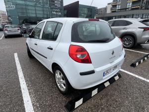 Balts Renault Clio 2006 Viļņa, ar dzinēja tilpumu 1.50 L un nobraukumu 240 tūkst. km par 1600 €, foto 8 vietnē AUTOMOTO.COM.LV