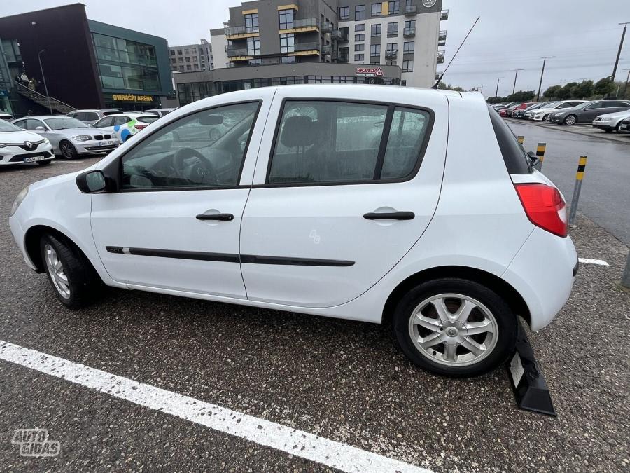 Balts Renault Clio 2006 Viļņa, ar dzinēja tilpumu 1.50 L un nobraukumu 240 tūkst. km par 1600 €, foto 9 vietnē AUTOMOTO.COM.LV