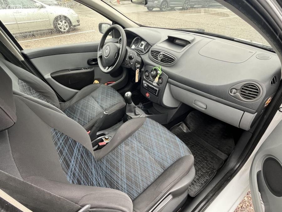 Balts Renault Clio 2006 Viļņa, ar dzinēja tilpumu 1.50 L un nobraukumu 240 tūkst. km par 1600 €, foto 11 vietnē AUTOMOTO.COM.LV