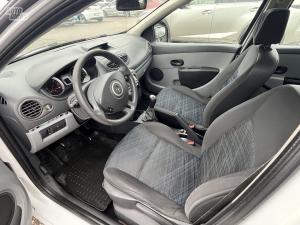 Balts Renault Clio 2006 Viļņa, ar dzinēja tilpumu 1.50 L un nobraukumu 240 tūkst. km par 1600 €, foto 12 vietnē AUTOMOTO.COM.LV