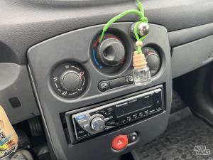 Balts Renault Clio 2006 Viļņa, ar dzinēja tilpumu 1.50 L un nobraukumu 240 tūkst. km par 1600 €, foto 15 vietnē AUTOMOTO.COM.LV