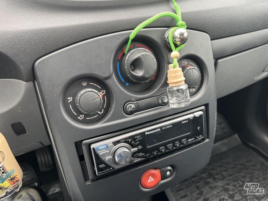 Balts Renault Clio 2006 Viļņa, ar dzinēja tilpumu 1.50 L un nobraukumu 240 tūkst. km par 1600 €, foto 15 vietnē AUTOMOTO.COM.LV