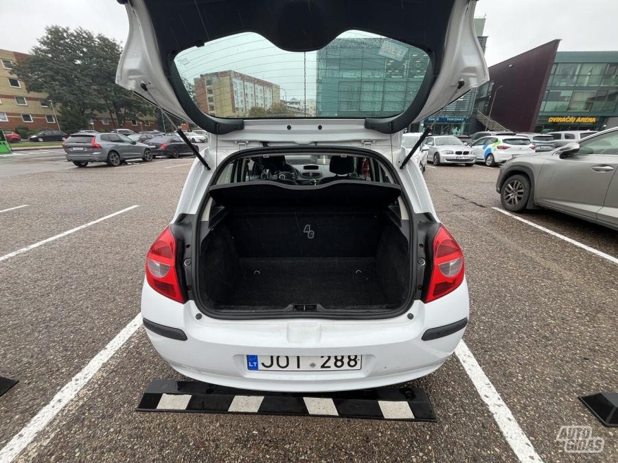 Balts Renault Clio 2006 Viļņa, ar dzinēja tilpumu 1.50 L un nobraukumu 240 tūkst. km par 1600 €, foto 17 vietnē AUTOMOTO.COM.LV
