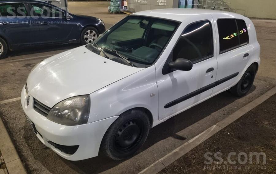 White Renault Clio 2007 in Riga, with an engine capacity of 1.50 L and mileage of 335 thousand km for 850 €, photo 3 on AUTOMOTO.COM.LV