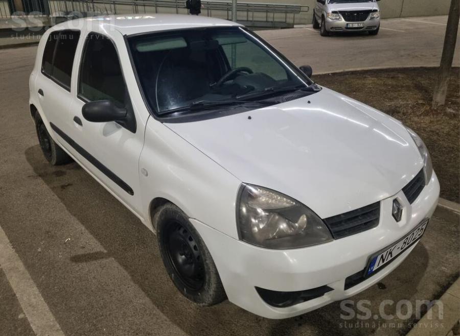 White Renault Clio 2007 in Riga, with an engine capacity of 1.50 L and mileage of 335 thousand km for 850 €, photo 4 on AUTOMOTO.COM.LV