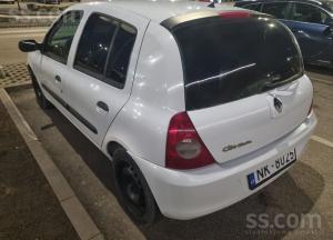 White Renault Clio 2007 in Riga, with an engine capacity of 1.50 L and mileage of 335 thousand km for 850 €, photo 5 on AUTOMOTO.COM.LV