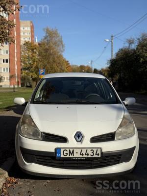Balts Renault Clio 2007 Rīga, ar dzinēja tilpumu 1.60 L un nobraukumu 243 tūkst. km par 1500 €, foto  vietnē AUTOMOTO.COM.LV