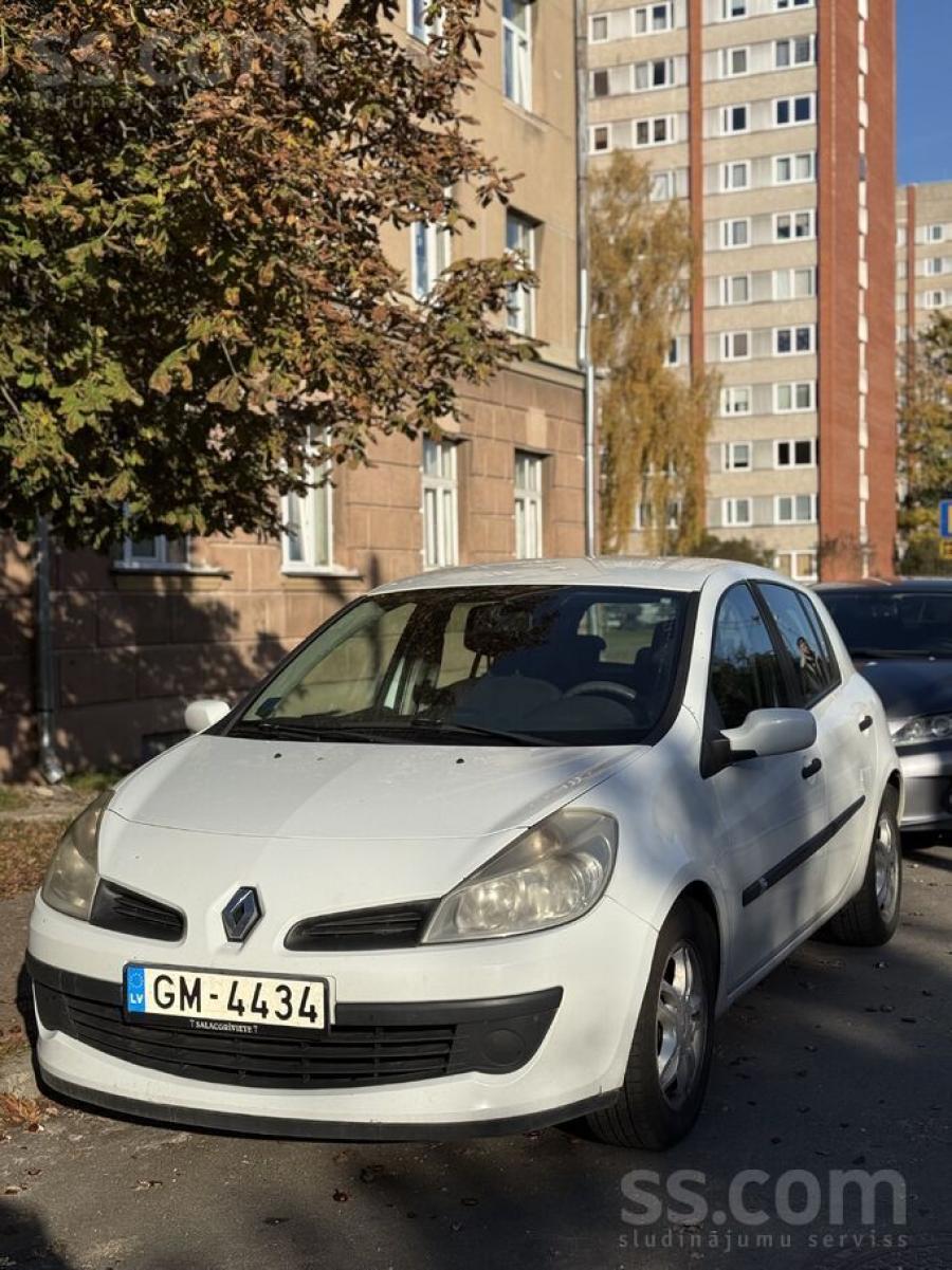 Balts Renault Clio 2007 Rīga, ar dzinēja tilpumu 1.60 L un nobraukumu 243 tūkst. km par 1500 €, foto 6 vietnē AUTOMOTO.COM.LV