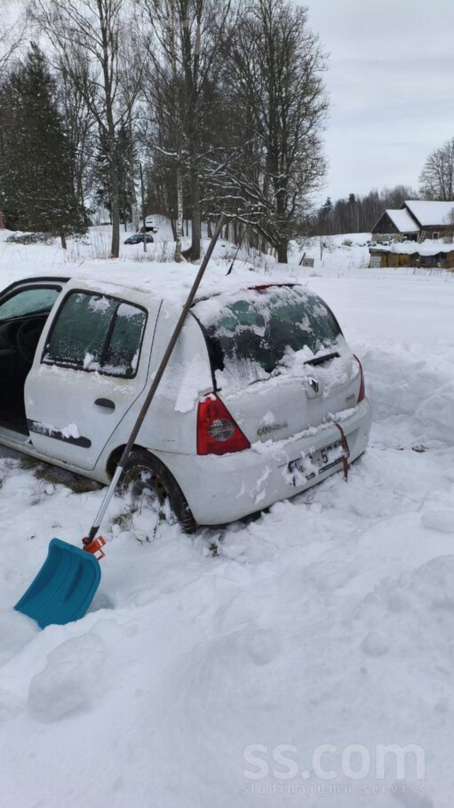 White Renault Clio 2007 in Jekabpils, with an engine capacity of 1.20 L and mileage of 0 thousand km for 600 €, photo 3 on AUTOMOTO.COM.LV