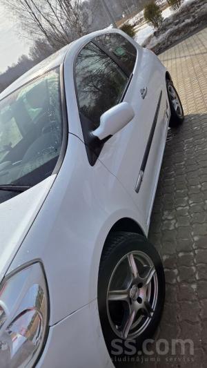 White Renault Clio 2008 in Ogre, with an engine capacity of 1.20 L and mileage of 250 thousand km for 1100 €, photo 4 on AUTOMOTO.COM.LV
