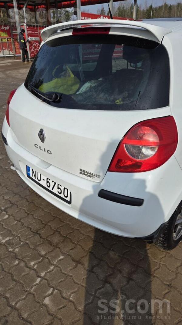 Balts Renault Clio 2008 Ogre, ar dzinēja tilpumu 1.20 L un nobraukumu 250 tūkst. km par 1100 €, foto 9 vietnē AUTOMOTO.COM.LV