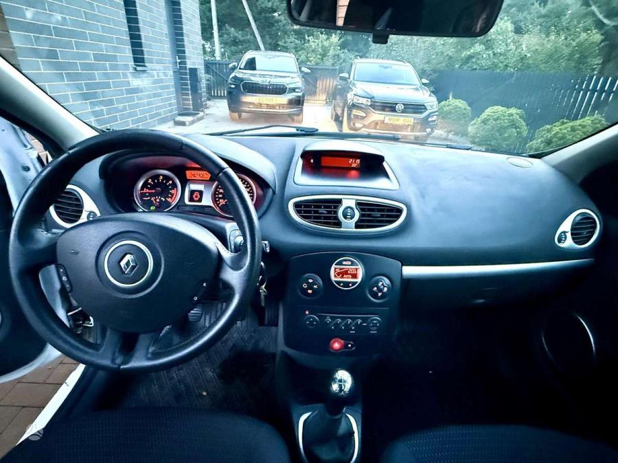 Balts Renault Clio 2008 Viļņa, ar dzinēja tilpumu 1.46 L un nobraukumu 207 tūkst. km par 2500 €, foto 8 vietnē AUTOMOTO.COM.LV