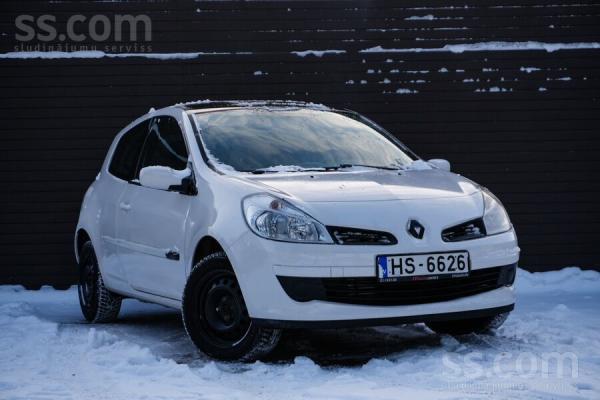 White Renault Clio 2009 in Riga, with an engine capacity of 1.50 L and mileage of 265 thousand km for 1890 €, photo 2 on AUTOMOTO.COM.LV