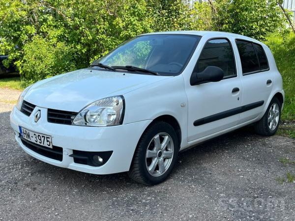 White Renault Clio 2010 in Rezekne, with an engine capacity of 1.50 L and mileage of 215 thousand km for 1350 €, photo 1 on AUTOMOTO.COM.LV