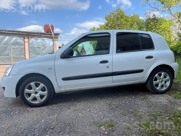 White Renault Clio 2010 in Rezekne, with an engine capacity of 1.50 L and mileage of 215 thousand km for 1350 €, photo 3 on AUTOMOTO.COM.LV