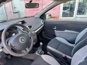White Renault Clio 2011 in Taurage, with an engine capacity of 1.50 L and mileage of 374 thousand km for 1100 €, photo 8 on AUTOMOTO.COM.LV