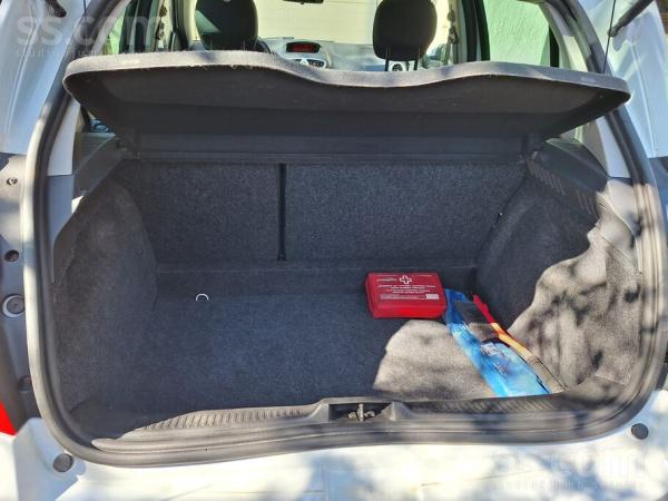 Balts Renault Clio 2011 Rīga, ar dzinēja tilpumu 1.20 L un nobraukumu 193 tūkst. km par 2300 €, foto 6 vietnē AUTOMOTO.COM.LV
