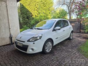 White Renault Clio 2011 in Riga, with an engine capacity of 1.20 L and mileage of 193 thousand km for 2300 €, photo  on AUTOMOTO.COM.LV