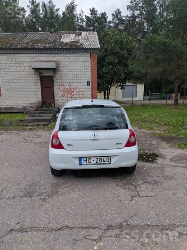 Balts Renault Clio 2011 Rīga, ar dzinēja tilpumu 1.20 L un nobraukumu 260 tūkst. km par 1200 €, foto 3 vietnē AUTOMOTO.COM.LV