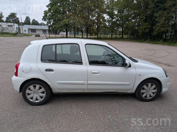 Balts Renault Clio 2011 Rīga, ar dzinēja tilpumu 1.20 L un nobraukumu 260 tūkst. km par 990 €, foto 3 vietnē AUTOMOTO.COM.LV