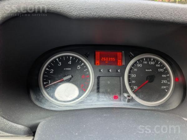 Balts Renault Clio 2011 Rīga, ar dzinēja tilpumu 1.20 L un nobraukumu 260 tūkst. km par 990 €, foto 7 vietnē AUTOMOTO.COM.LV
