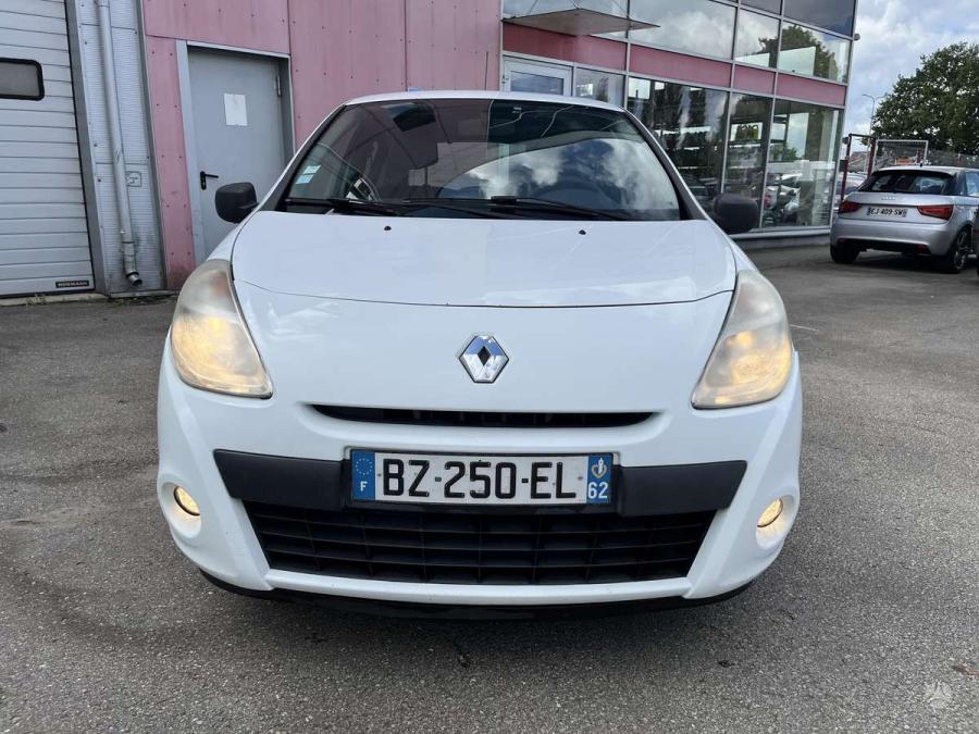 White Renault Clio 2011 in Taurage, with an engine capacity of 1.46 L and mileage of 375 thousand km for 1100 €, photo 3 on AUTOMOTO.COM.LV
