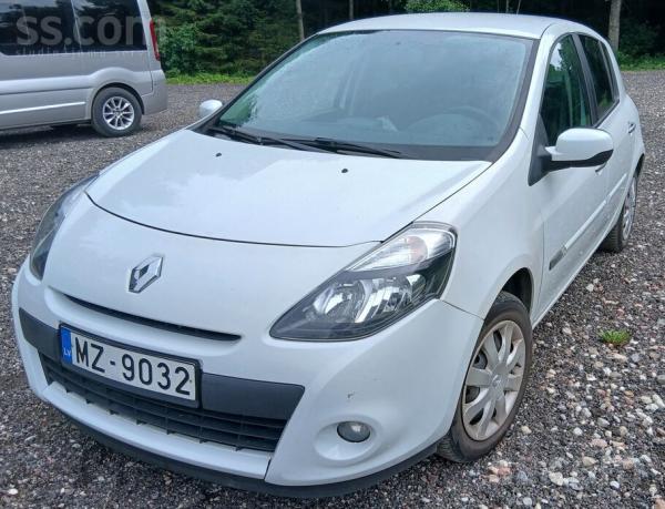 Balts Renault Clio 2012 Talsi, ar dzinēja tilpumu 1.50 L un nobraukumu 237 tūkst. km par 2505 €, foto 1 vietnē AUTOMOTO.COM.LV