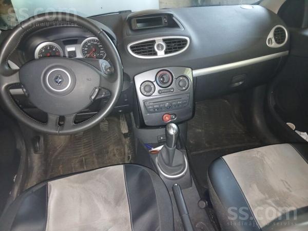 Balts Renault Clio 2012 Talsi, ar dzinēja tilpumu 1.50 L un nobraukumu 237 tūkst. km par 2505 €, foto 5 vietnē AUTOMOTO.COM.LV