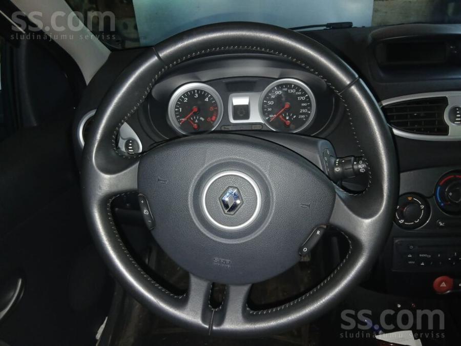 Balts Renault Clio 2012 Talsi, ar dzinēja tilpumu 1.50 L un nobraukumu 237 tūkst. km par 2505 €, foto 7 vietnē AUTOMOTO.COM.LV