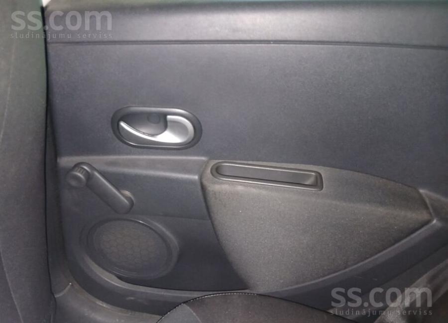 Balts Renault Clio 2012 Talsi, ar dzinēja tilpumu 1.50 L un nobraukumu 237 tūkst. km par 2505 €, foto 12 vietnē AUTOMOTO.COM.LV