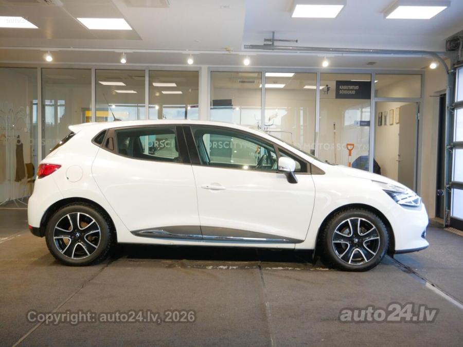 White Renault Clio 2013 in Tallinn, with an engine capacity of 0.90 L and mileage of 49 thousand km for 5900 €, photo 2 on AUTOMOTO.COM.LV