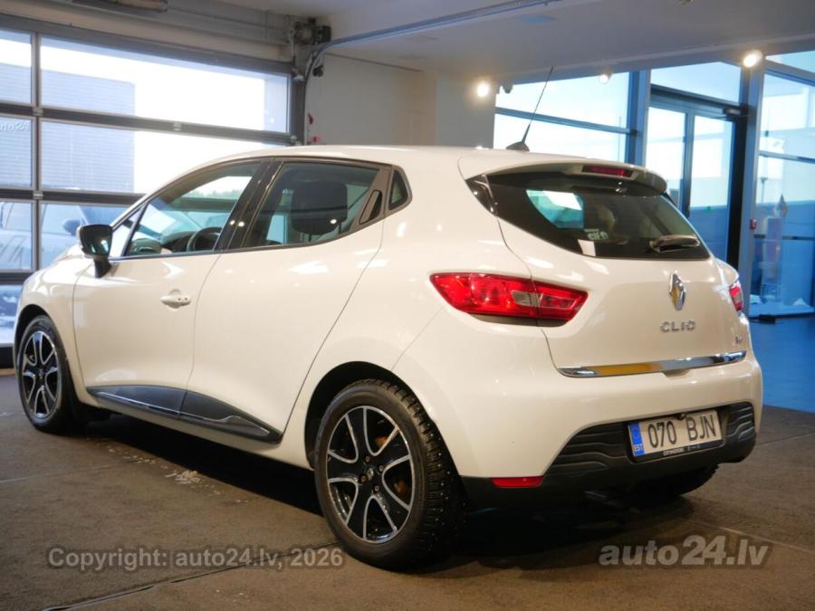 White Renault Clio 2013 in Tallinn, with an engine capacity of 0.90 L and mileage of 49 thousand km for 5900 €, photo 4 on AUTOMOTO.COM.LV