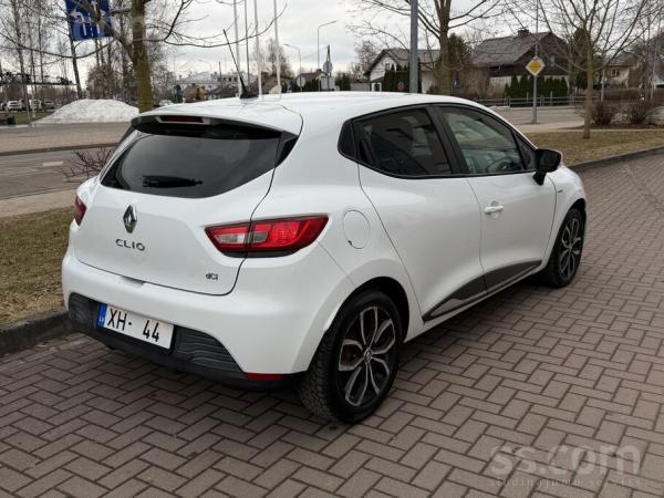 White Renault Clio 2013 in Dobele, with an engine capacity of 1.50 L and mileage of 197 thousand km for 4500 €, photo 5 on AUTOMOTO.COM.LV