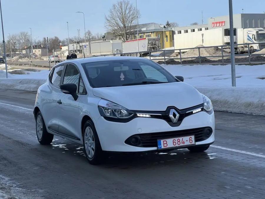 Balts Renault Clio 2013 Rēzekne, ar dzinēja tilpumu 1.50 L un nobraukumu 142 tūkst. km par 4950 €, foto 4 vietnē AUTOMOTO.COM.LV