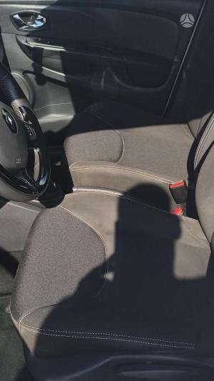 Balts Renault Clio 2013 Panevēža, ar dzinēja tilpumu 1.50 L un nobraukumu 190 tūkst. km par 2900 €, foto 4 vietnē AUTOMOTO.COM.LV
