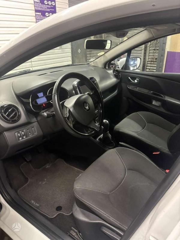 Balts Renault Clio 2014 Šauļi, ar dzinēja tilpumu 1.46 L un nobraukumu 263 tūkst. km par 3500 €, foto 4 vietnē AUTOMOTO.COM.LV
