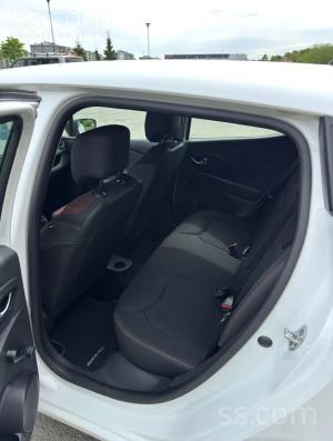 Balts Renault Clio 2014 Rīga, ar dzinēja tilpumu 1.50 L un nobraukumu 357 tūkst. km par 3000 €, foto 7 vietnē AUTOMOTO.COM.LV
