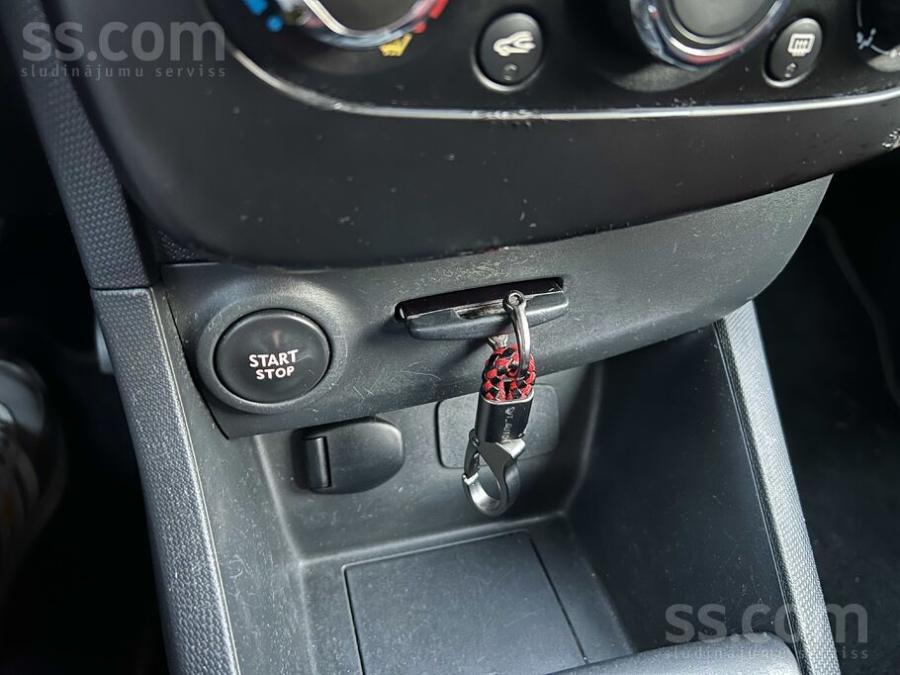 Balts Renault Clio 2014 Rīga, ar dzinēja tilpumu 1.50 L un nobraukumu 357 tūkst. km par 3000 €, foto 8 vietnē AUTOMOTO.COM.LV