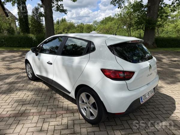 White Renault Clio 2014 in Valmiera, with an engine capacity of 1.50 L and mileage of 358 thousand km for 4690 €, photo 6 on AUTOMOTO.COM.LV