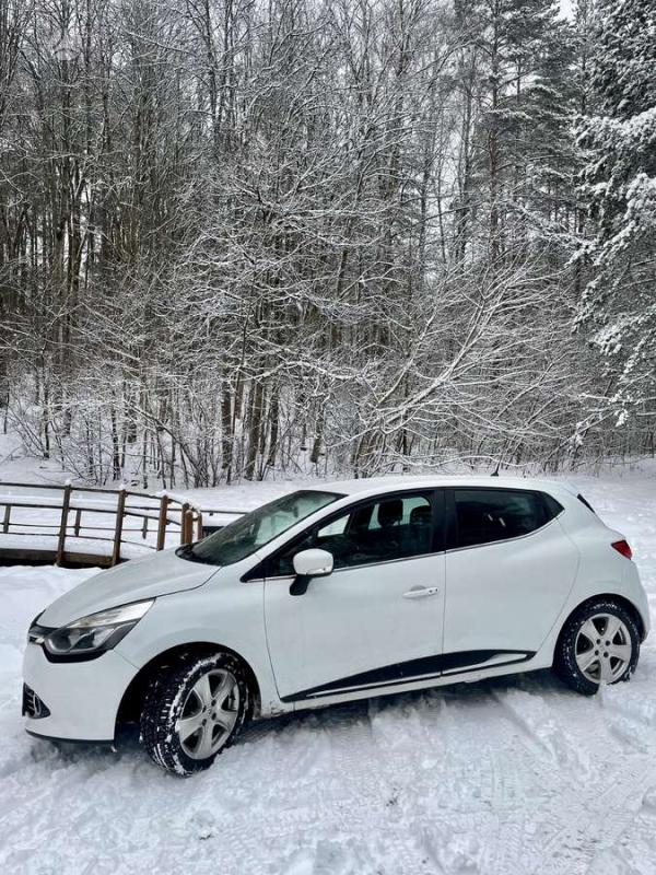 Balts Renault Clio 2015 Viļņa, ar dzinēja tilpumu 1.46 L un nobraukumu 255 tūkst. km par 3750 €, foto 5 vietnē AUTOMOTO.COM.LV