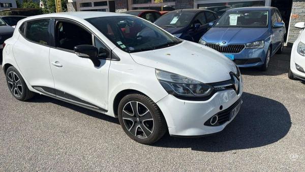 Balts Renault Clio 2015 Tauragė, ar dzinēja tilpumu 1.20 L un nobraukumu 126 tūkst. km par 5600 €, foto 2 vietnē AUTOMOTO.COM.LV