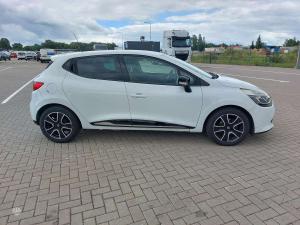 White Renault Clio 2015 in Taurage, with an engine capacity of 1.20 L and mileage of 126 thousand km for 5600 €, photo 7 on AUTOMOTO.COM.LV