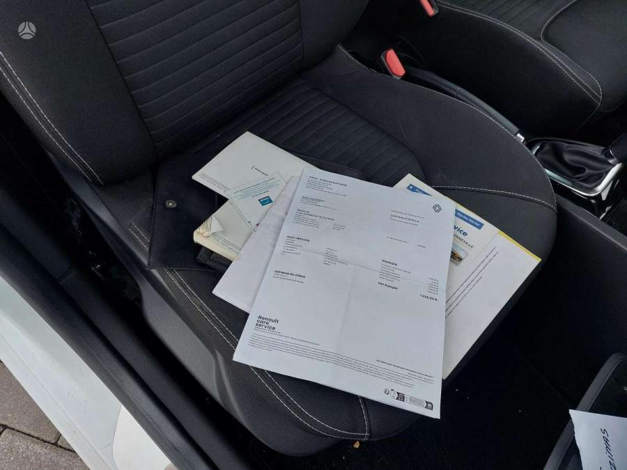 White Renault Clio 2015 in Taurage, with an engine capacity of 1.20 L and mileage of 126 thousand km for 5600 €, photo 20 on AUTOMOTO.COM.LV