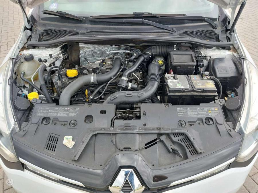 White Renault Clio 2015 in Taurage, with an engine capacity of 1.20 L and mileage of 126 thousand km for 5600 €, photo 21 on AUTOMOTO.COM.LV