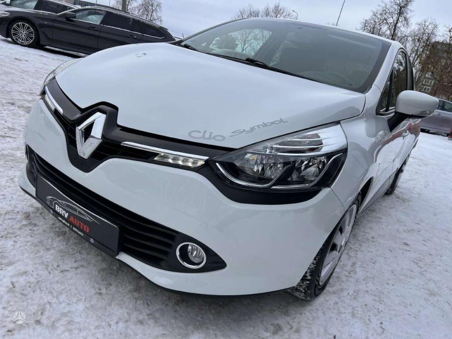 White Renault Clio 2016 in Kedainiai, with an engine capacity of 0.90 L and mileage of 152 thousand km for 4750 €, photo 11 on AUTOMOTO.COM.LV