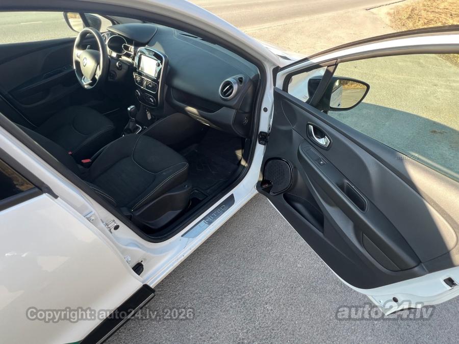 White Renault Clio 2018 in Tallinn, with an engine capacity of 1.20 L and mileage of 166 thousand km for 6000 €, photo 12 on AUTOMOTO.COM.LV