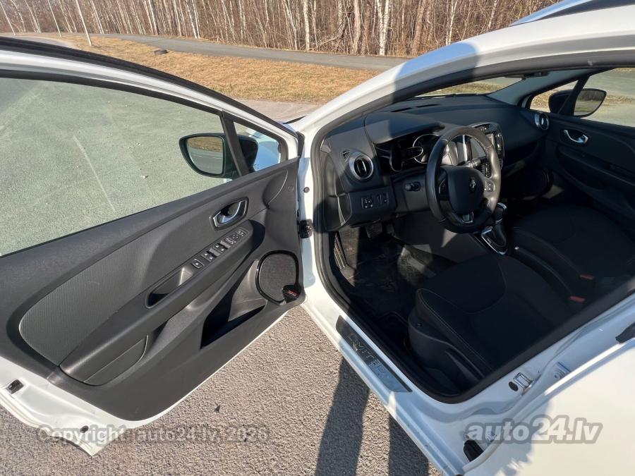 White Renault Clio 2018 in Tallinn, with an engine capacity of 1.20 L and mileage of 166 thousand km for 6000 €, photo 13 on AUTOMOTO.COM.LV